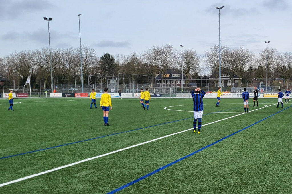 RCH O15-1 - DIOS O15-2 (10-02-2024) - RCH voetbalclub Heemstede
